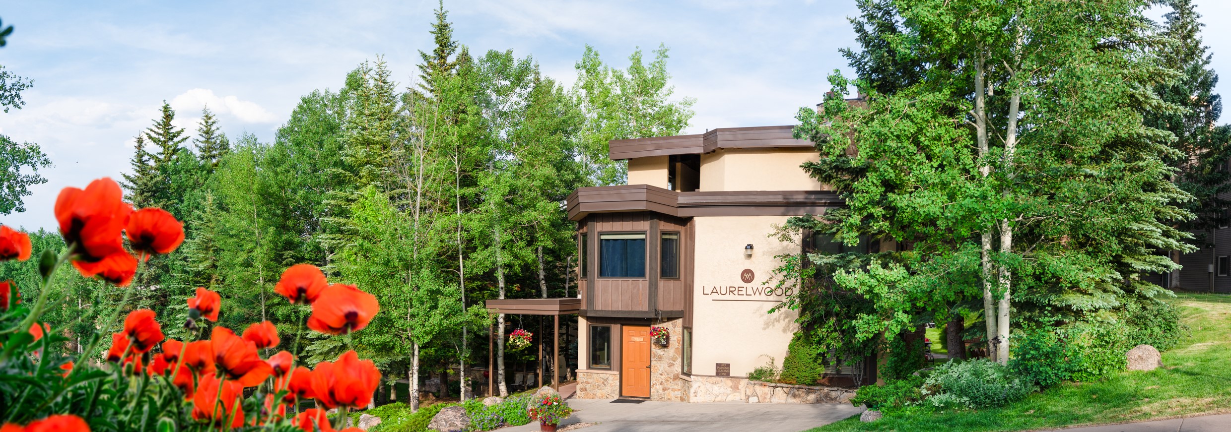 Laurelwood & Interlude Condominiums | Slopeside Condos in Snowmass