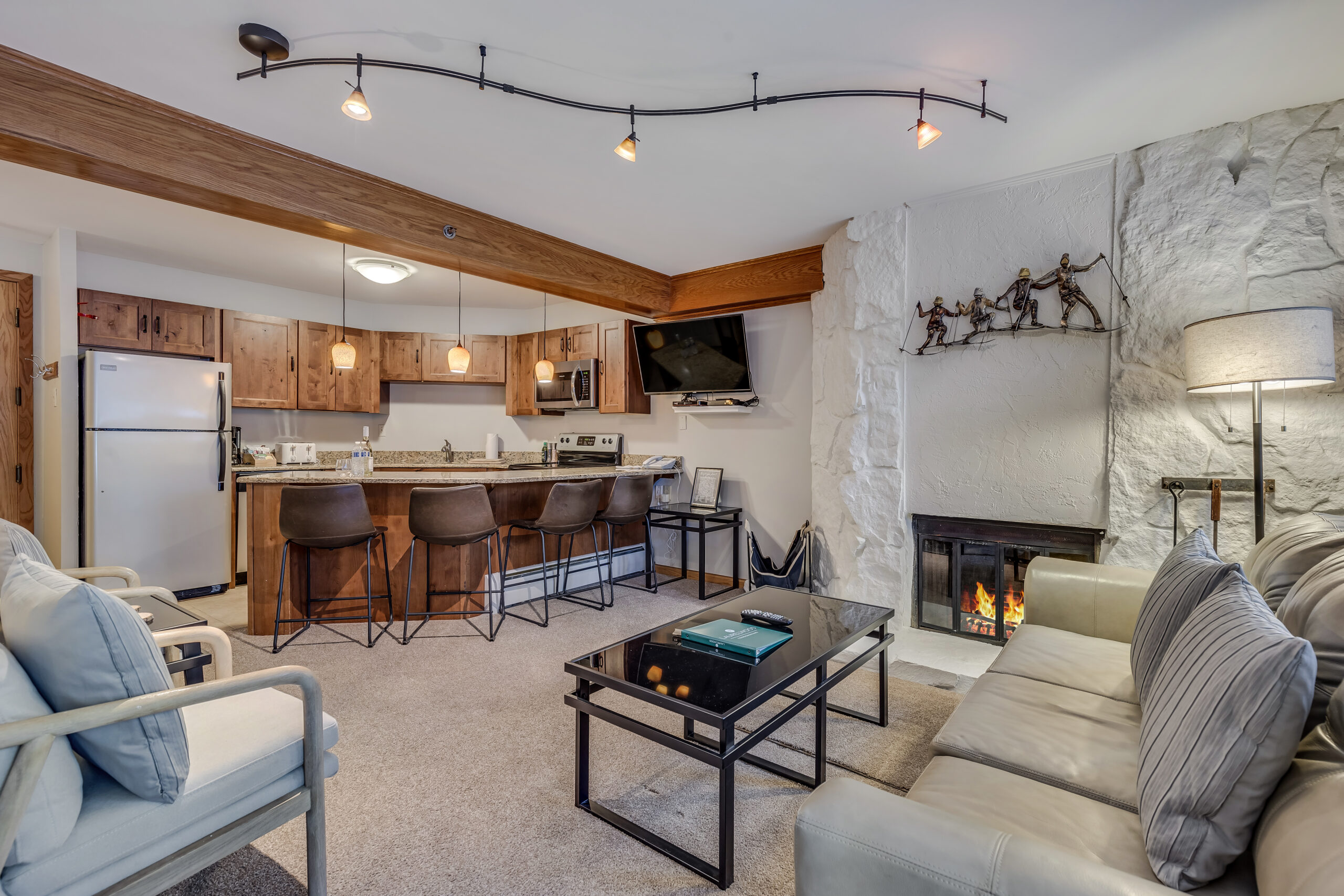 Laurelwood & Interlude Condominiums | Slopeside Condos in Snowmass