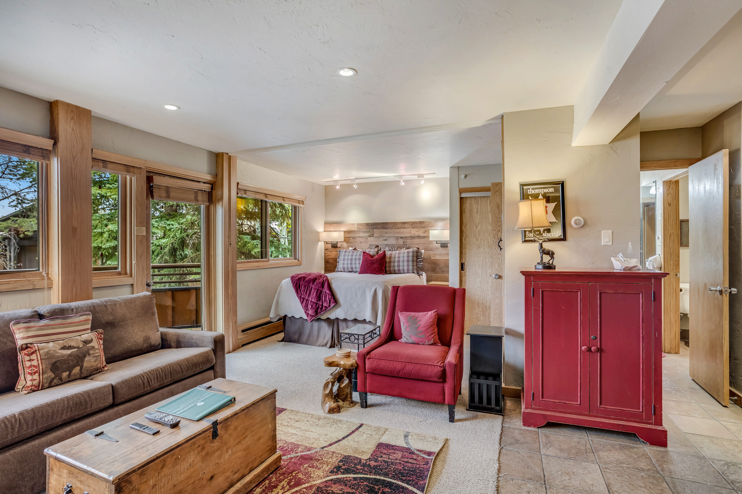 Laurelwood & Interlude Condominiums | Slopeside Condos in Snowmass